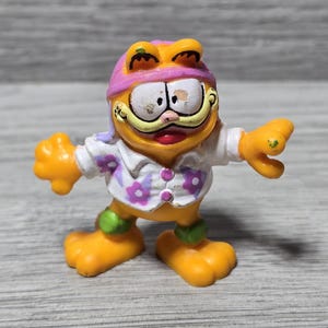 1981 Garfield the Cat Hawaiian Shirt 2" PVC Toy Figure - Etsy