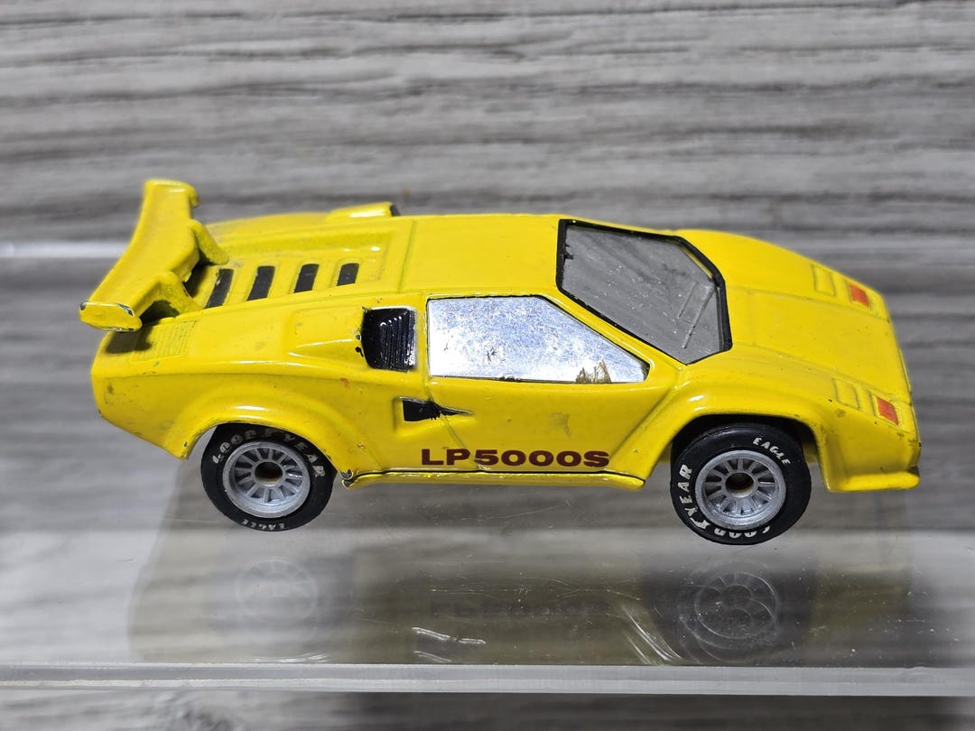 1985 Lamborghini Countach LP Goodyear Rubber Tires Matchbox 1:64 Scale ...
