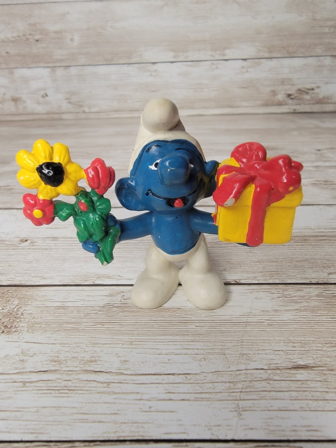 1978 Smurfs Flowers Gift Smurf Peyo Schleich 2" PVC Figure Hong Kong - Etsy