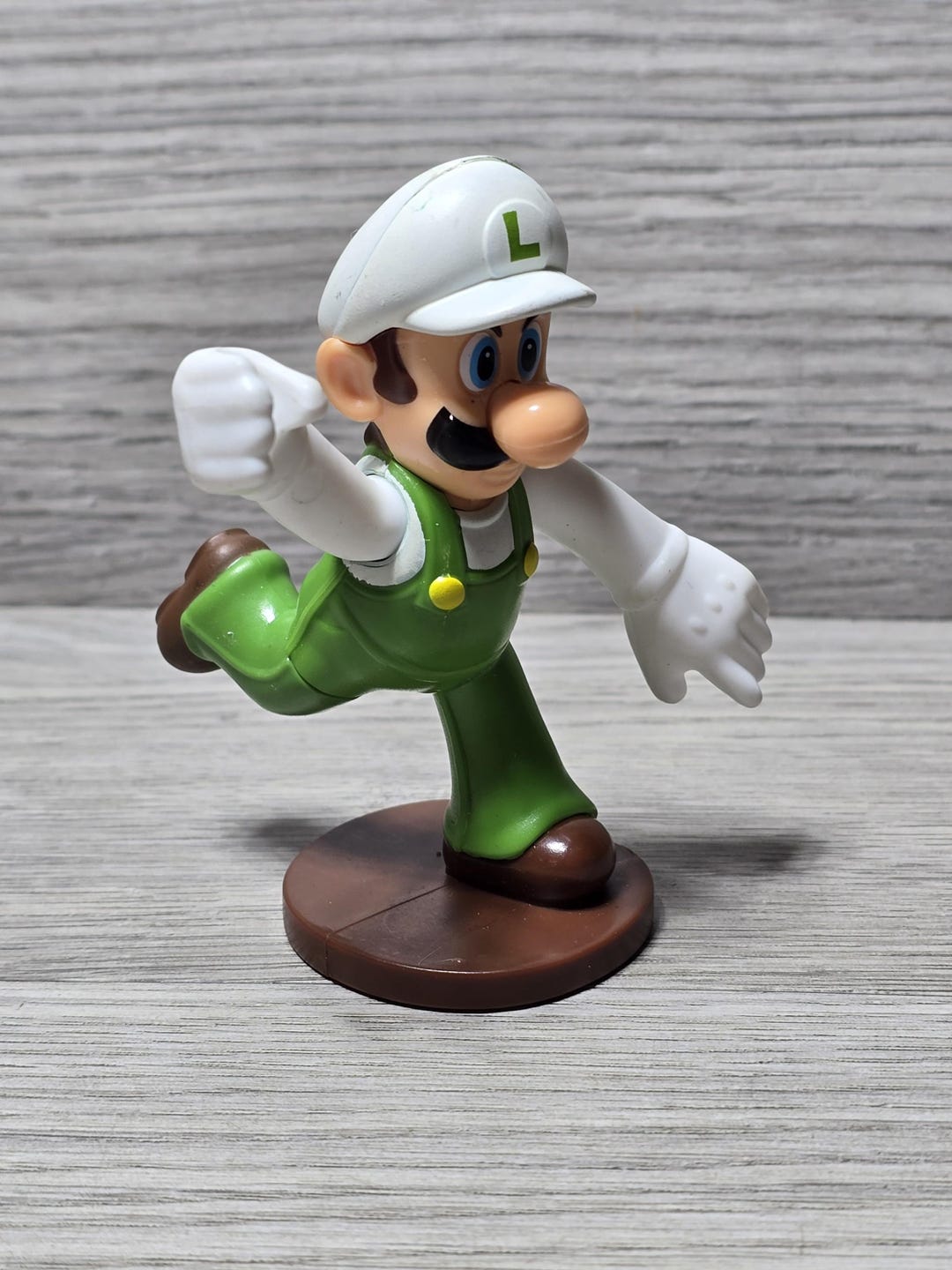 Nintendo Super Mario Luigi 3.5 Inch Figure Toy With Moveable Arms Happy ...