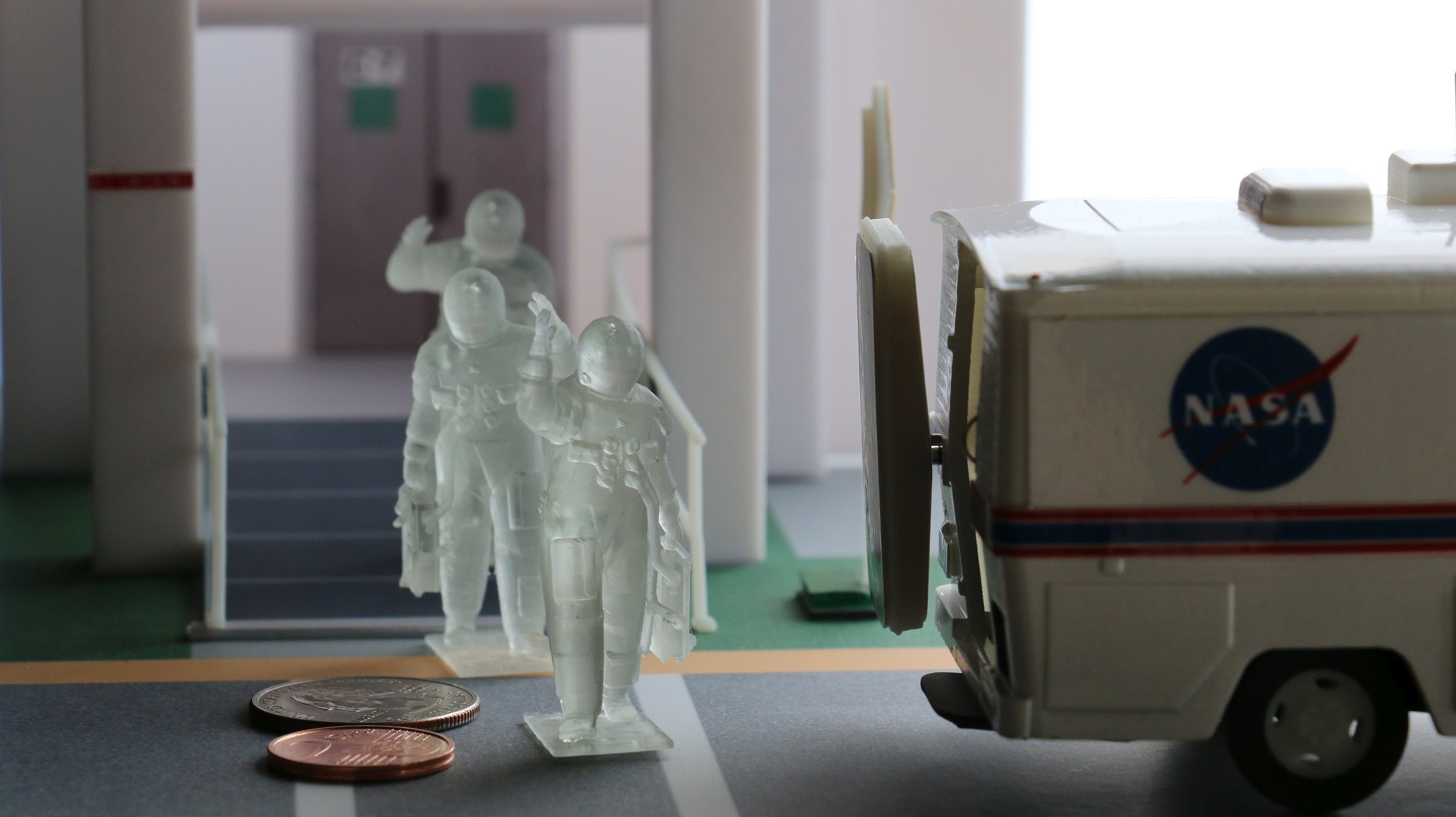 NASA Apollo 11 Walkout 1:43 Scale Model Diorama, With Astronaut ...