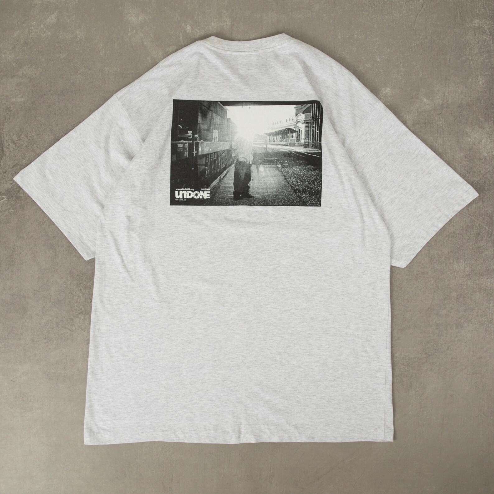 Vintage Alore 90s Undone Back Print Graphic T-shirt XL Mens Light Grey ...