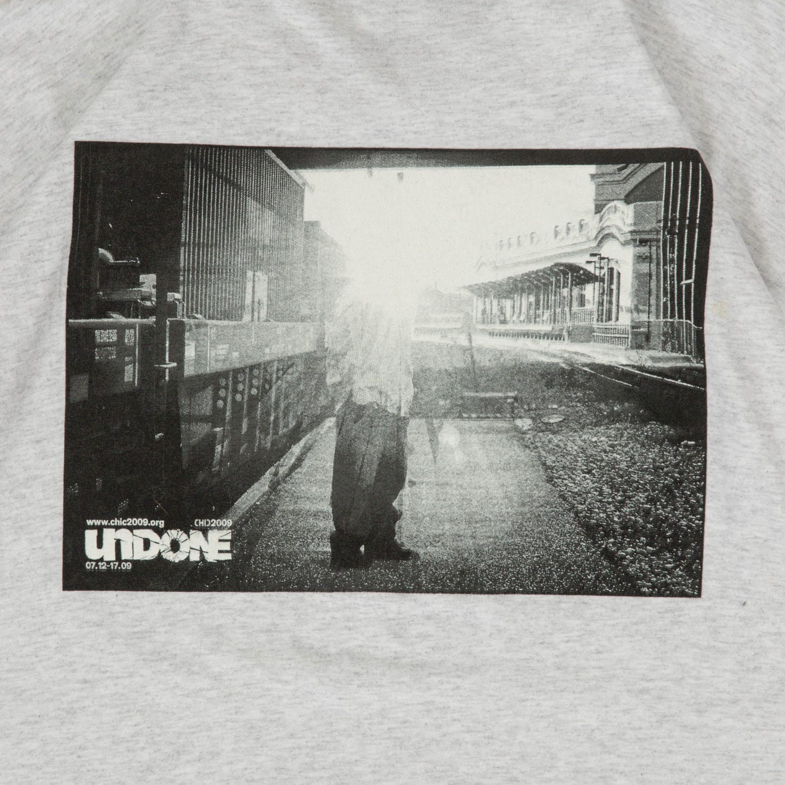 Vintage Alore 90s Undone Back Print Graphic T-shirt XL Mens Light Grey ...