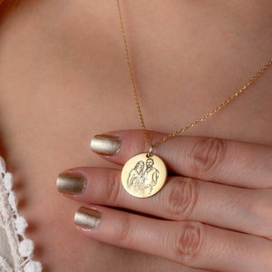 Personalized Gold Disc Photo Necklace, A Heartfelt Christmas Gift to ...