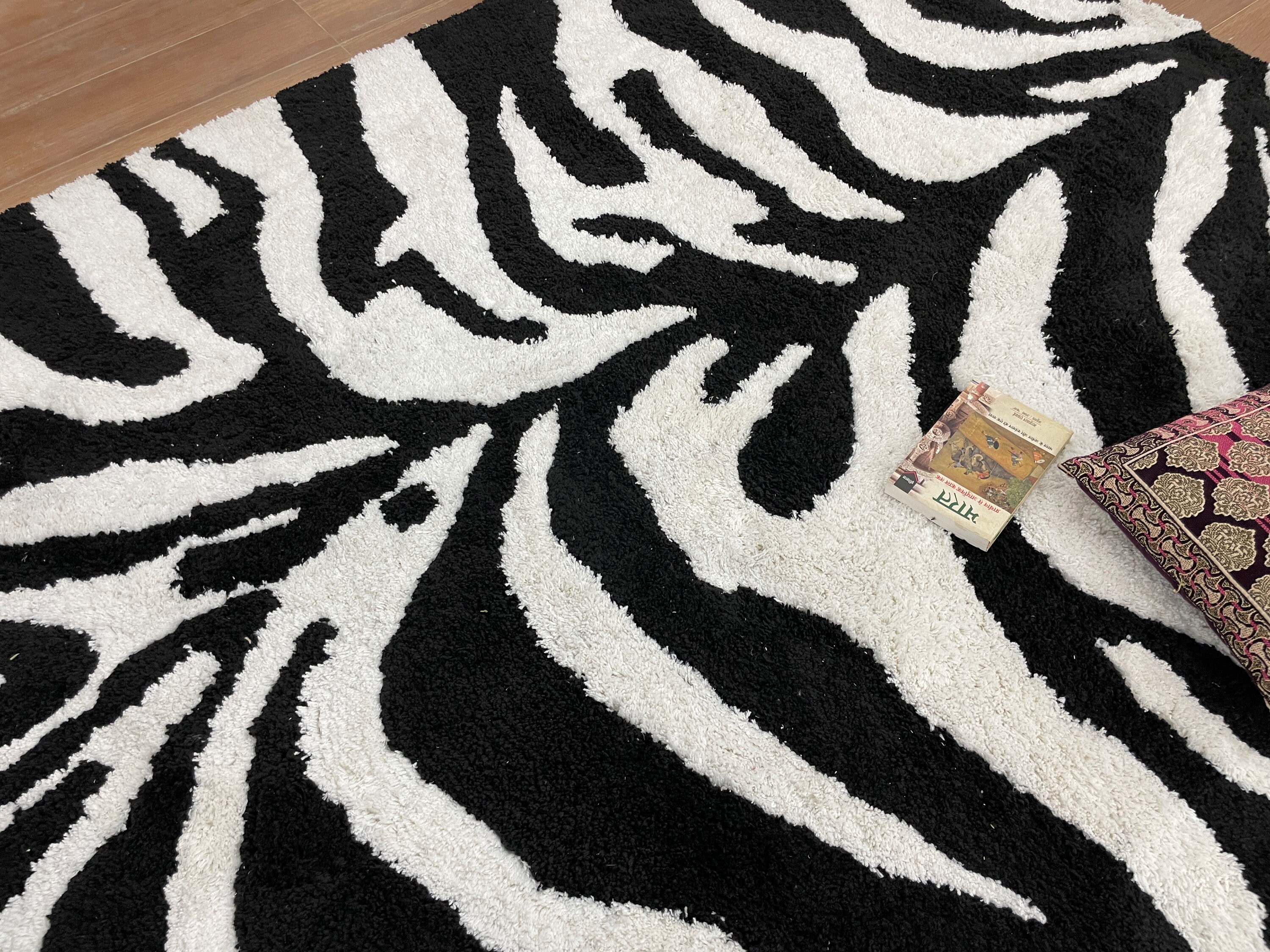 Black and White Modern Shaggy Zebra Print Plush Rug, Handmade, Shaggy ...
