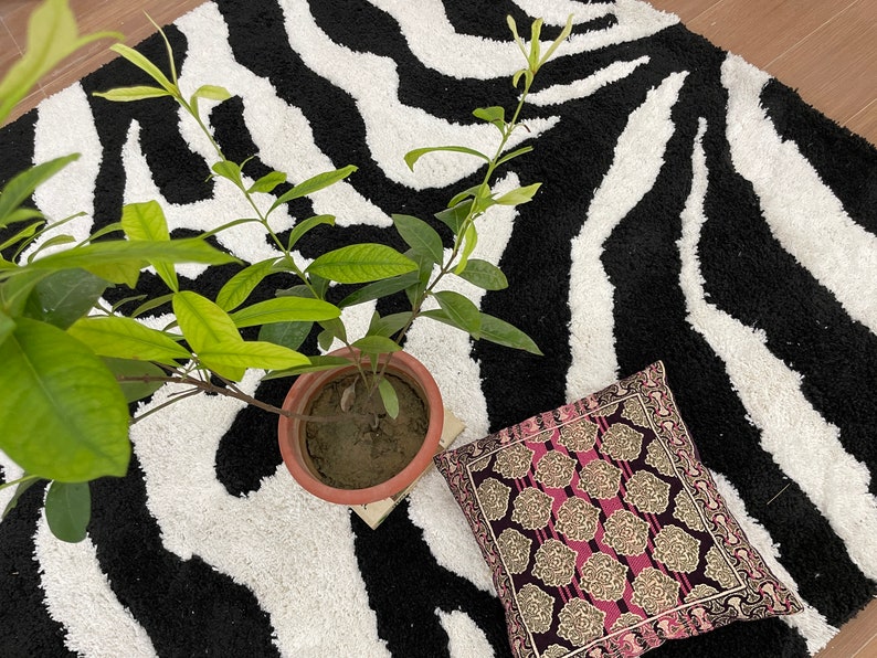 Black and White Modern Shaggy Zebra Print Plush Rug, Handmade, Shaggy ...