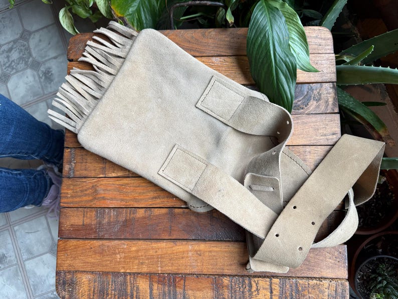 Handcrafted Leather Black Powder Pouch | Traditional Muzzleloader ...