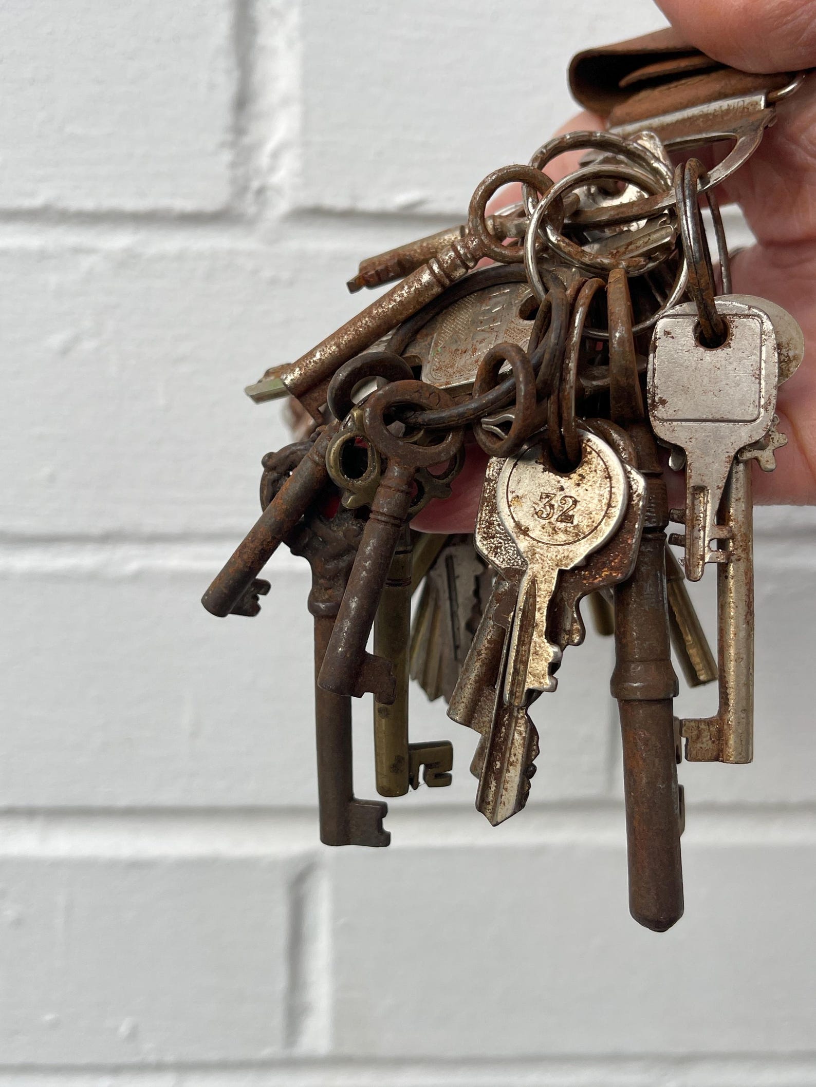 Caretaker’s Key Bunch: Assortment of Modern and Vintage Keys. - Etsy