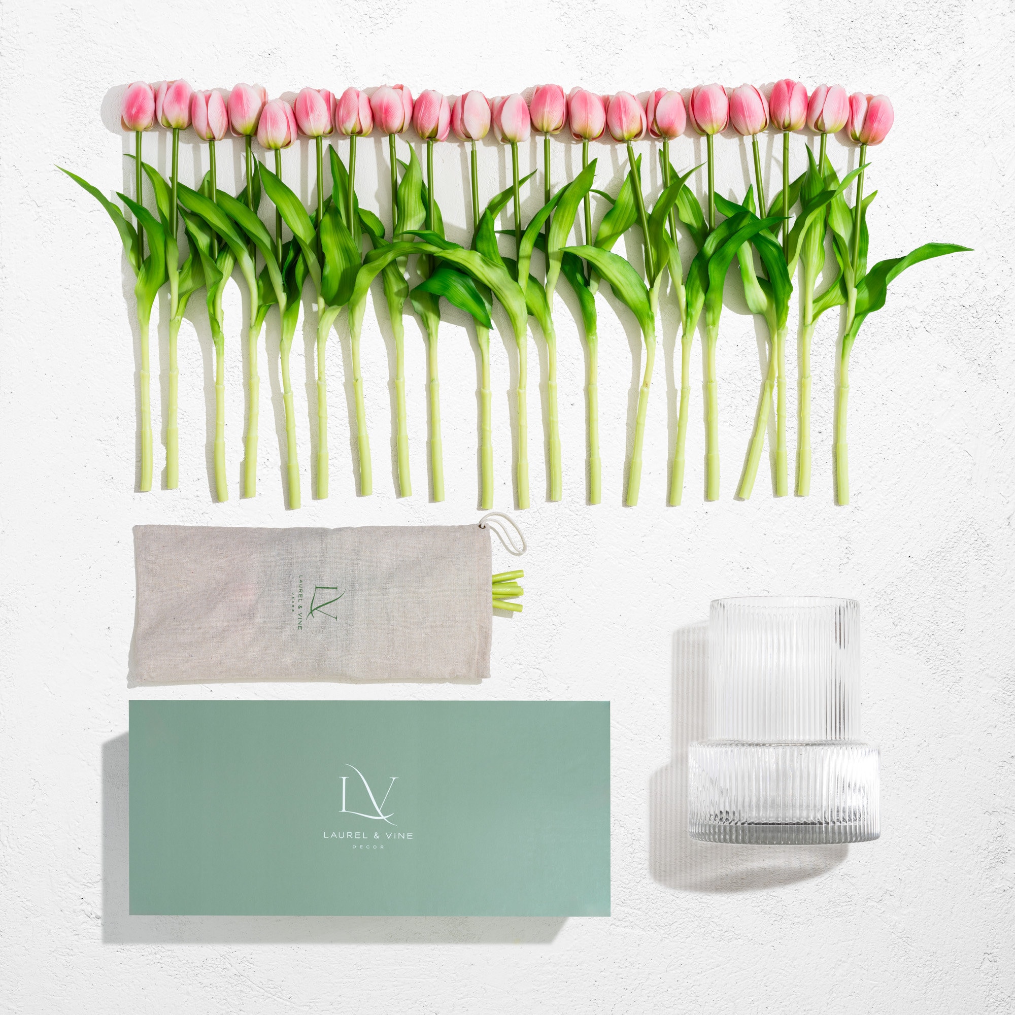 Luxury Ribbed Glass Vase Gift Set With 20 Realistic Pink Artificial ...