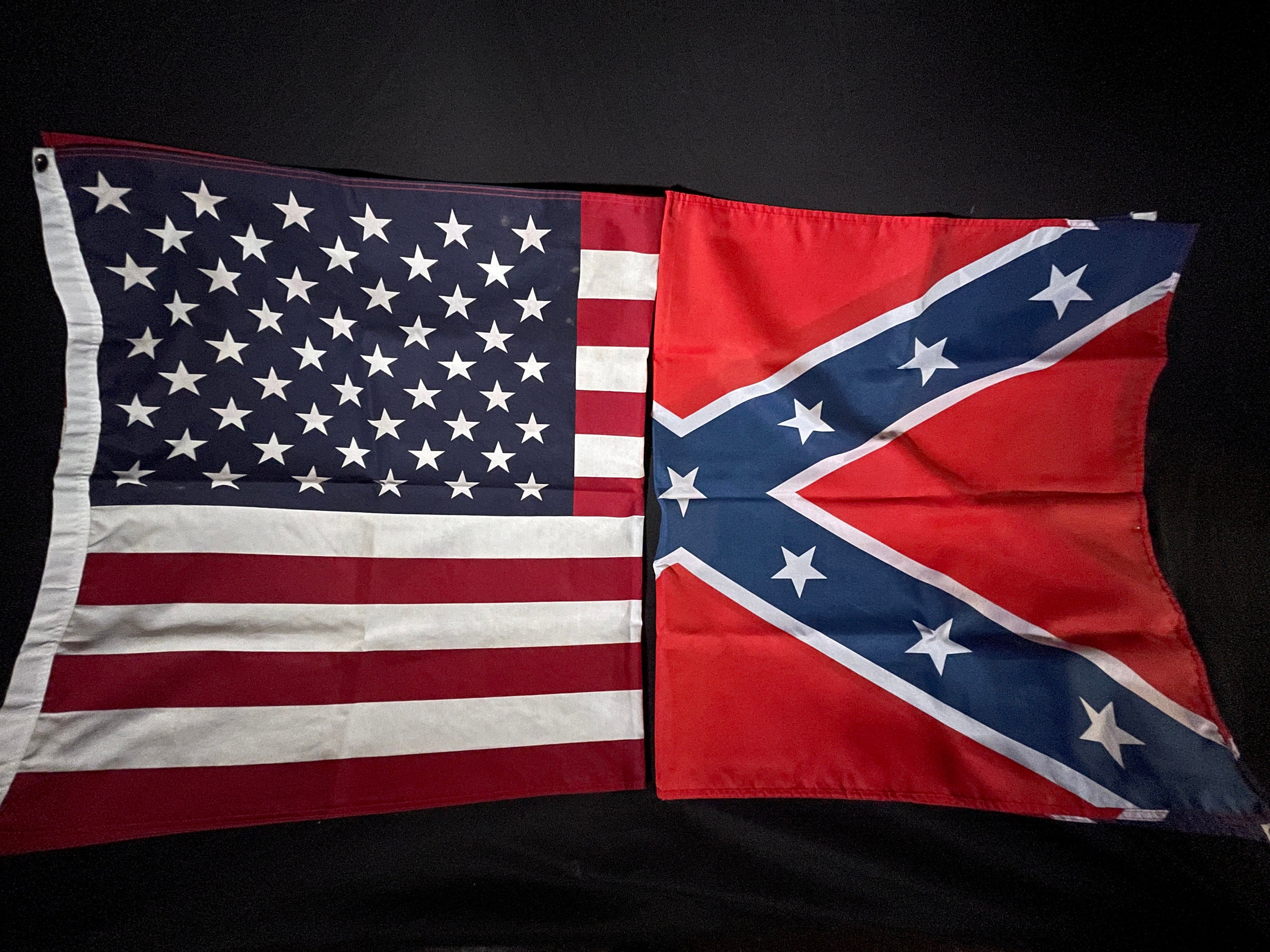 Checkmate Lincolnites Luxury Display Case With Background Flags, One-of ...