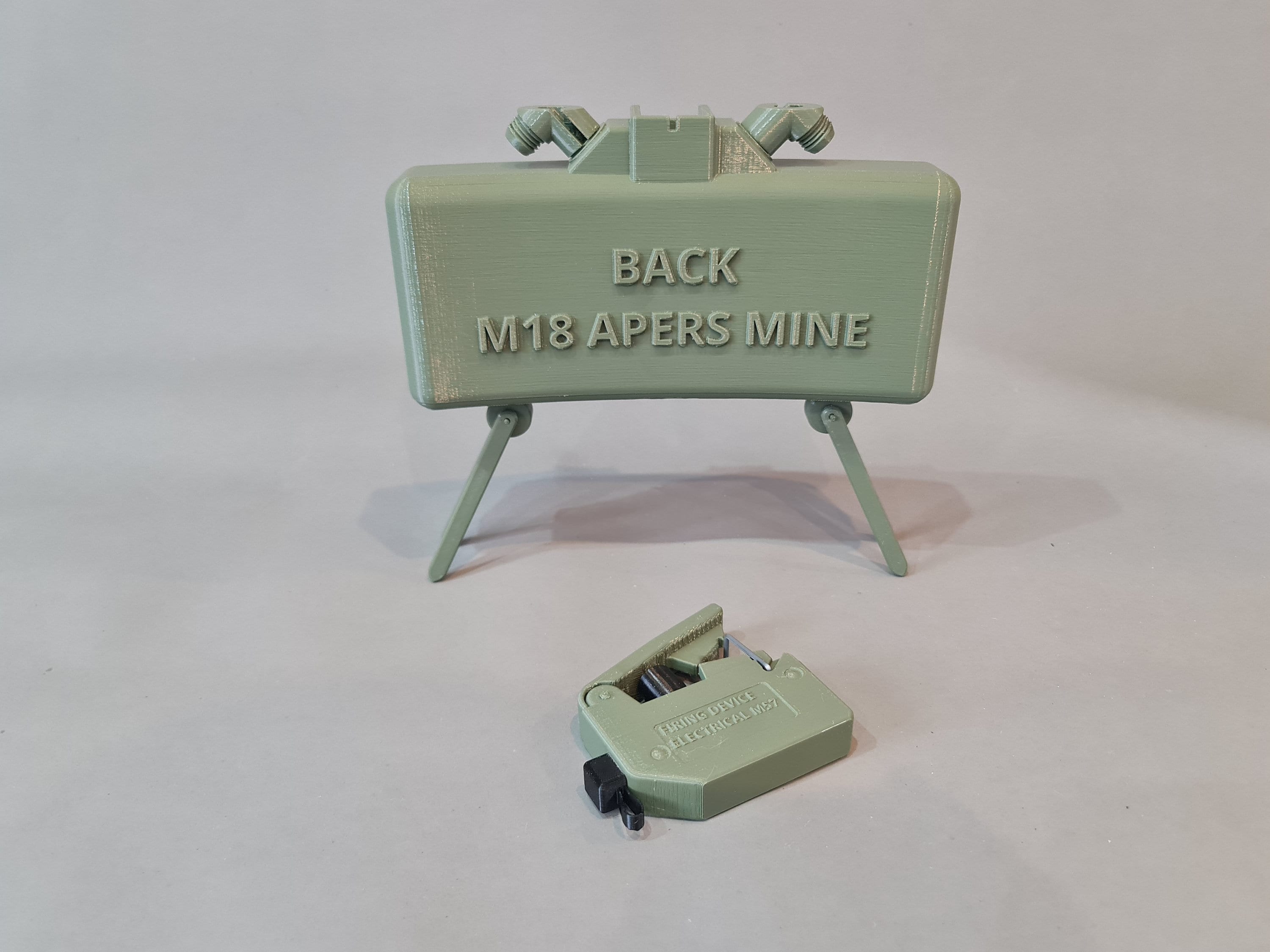 claymore-mine-m18a1-replica-1-1-scale-call-of-duty-optional-personal