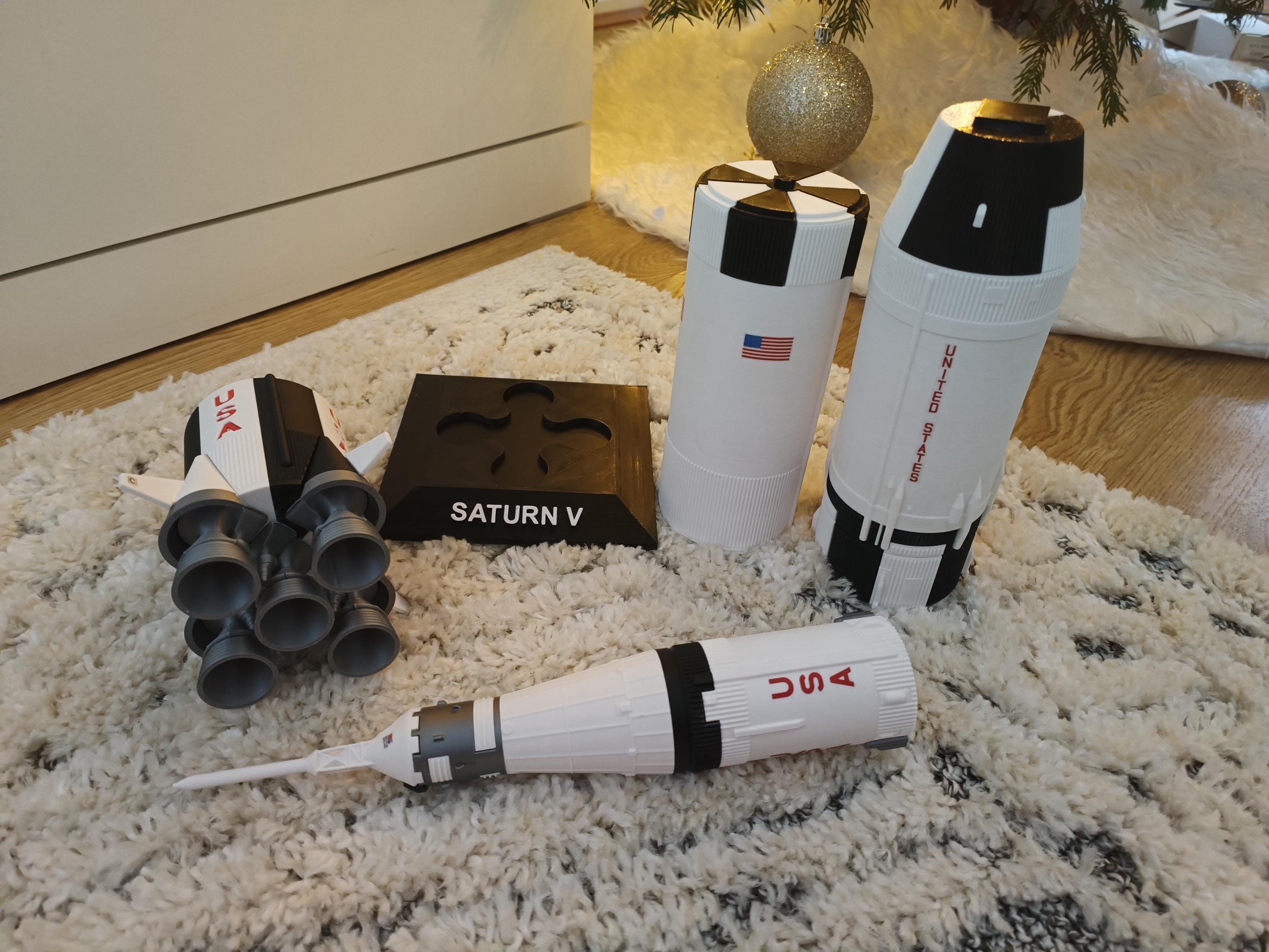 SATURN 5- SATURN V- APOLLO 11 Rocket Model - Scale 1/144 - Fully ...