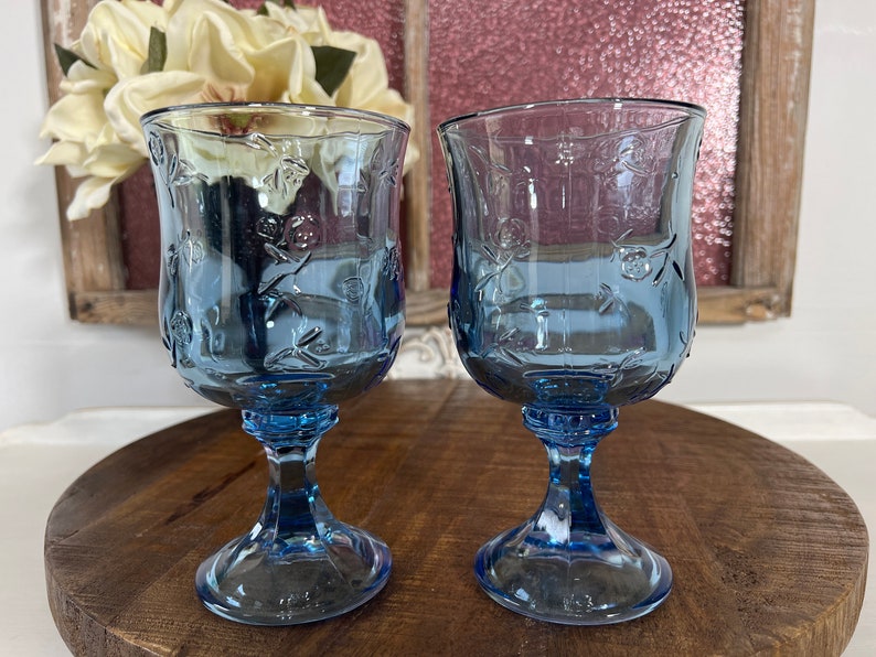 Anchor Hocking Savannah Blue Water Goblets, Set of 2, Ice Blue, Ocean ...