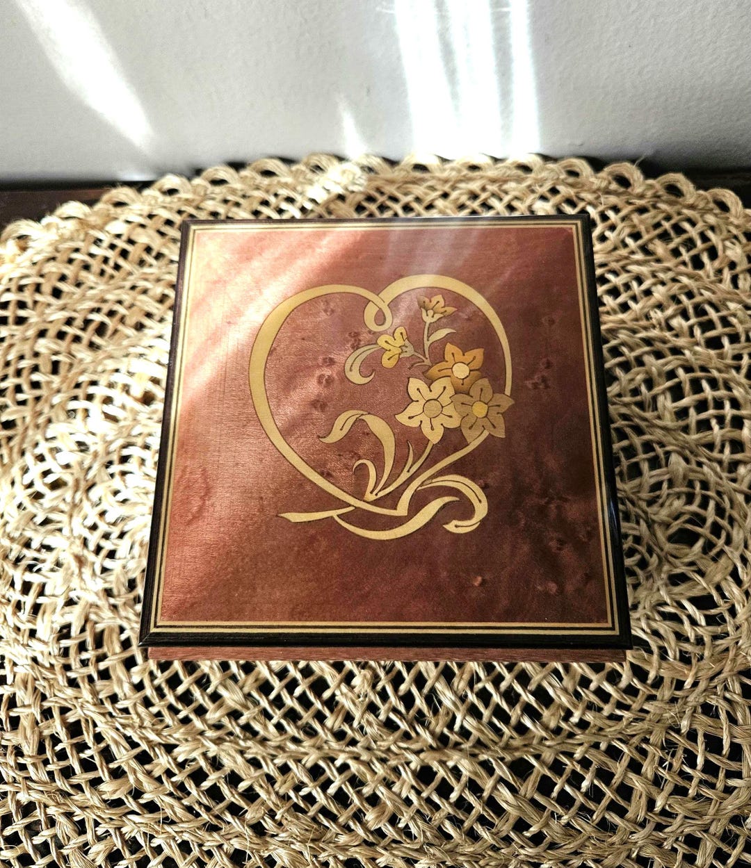 Vintage Lacquer Heart & Flowers Music Box Made in Italy Whimsical Decor ...