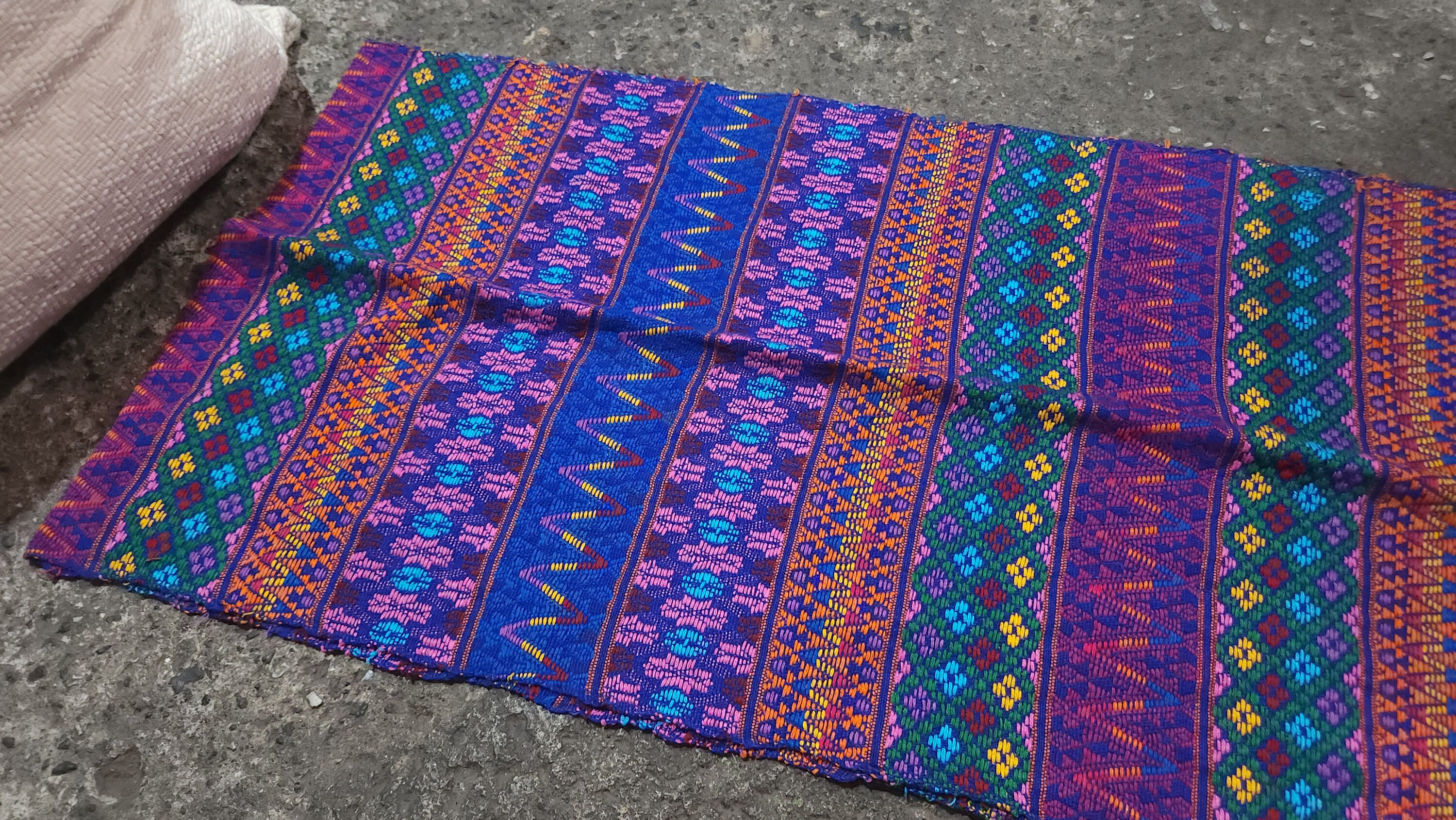 Beautiful Handcrafted Guatemalan Table Runner Dining Room Decor Amazing ...