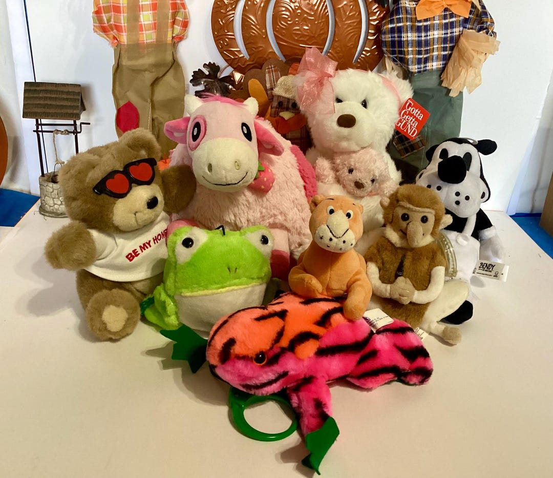 A Lot of Vintage Miscellaneous Plushes - Etsy