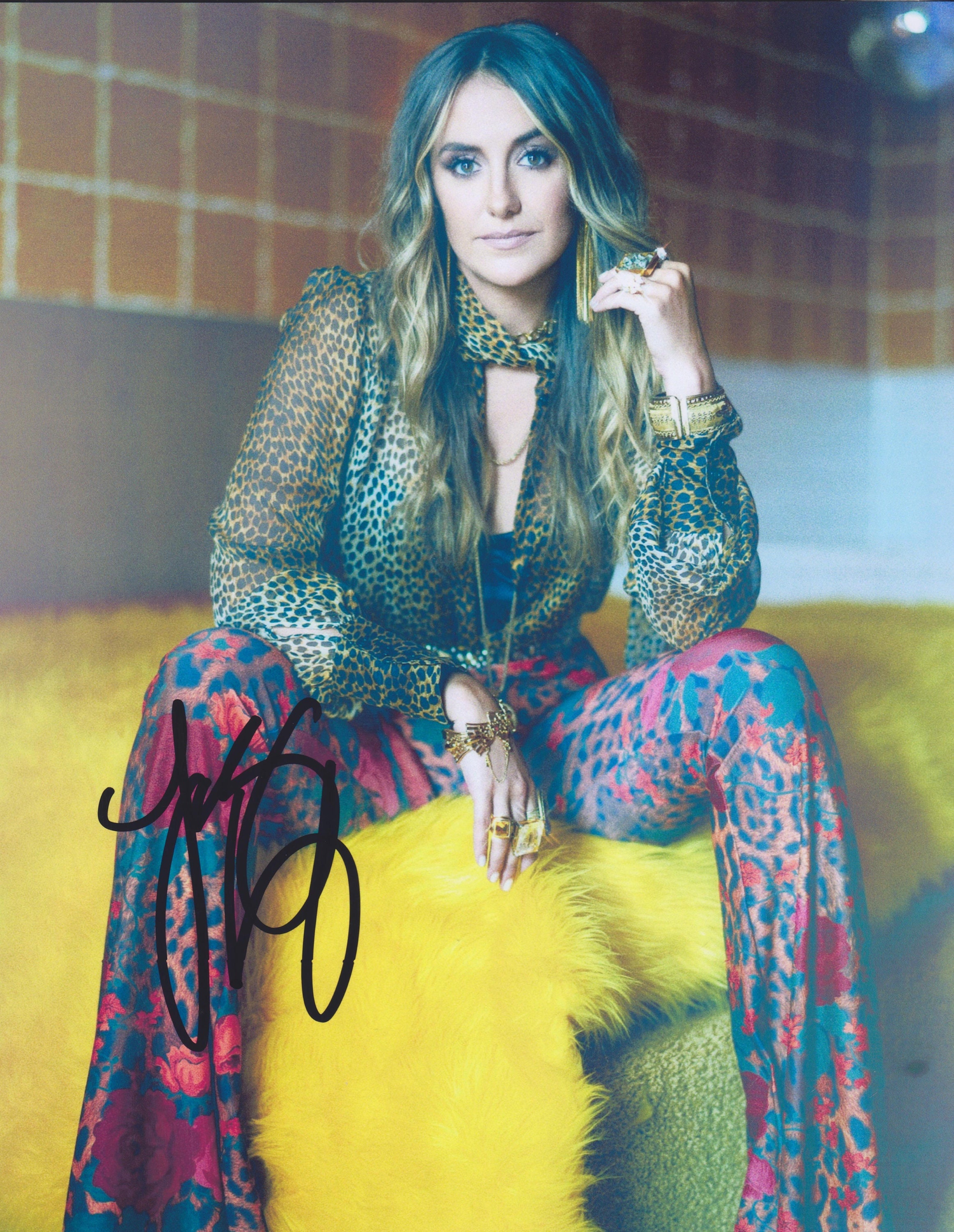Signed LAINEY WILSON Photo Autographed With COA Yellowstone - Etsy