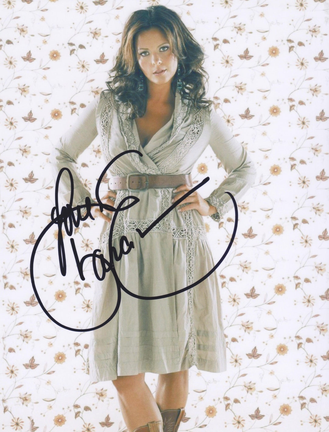 Signed SARA EVANS Autographed Photo With COA - Etsy