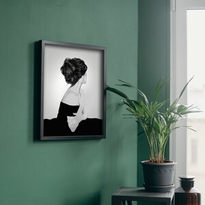 Loneliness 1 - POSTER High Quality /// Linear Minimalistic Woman ...