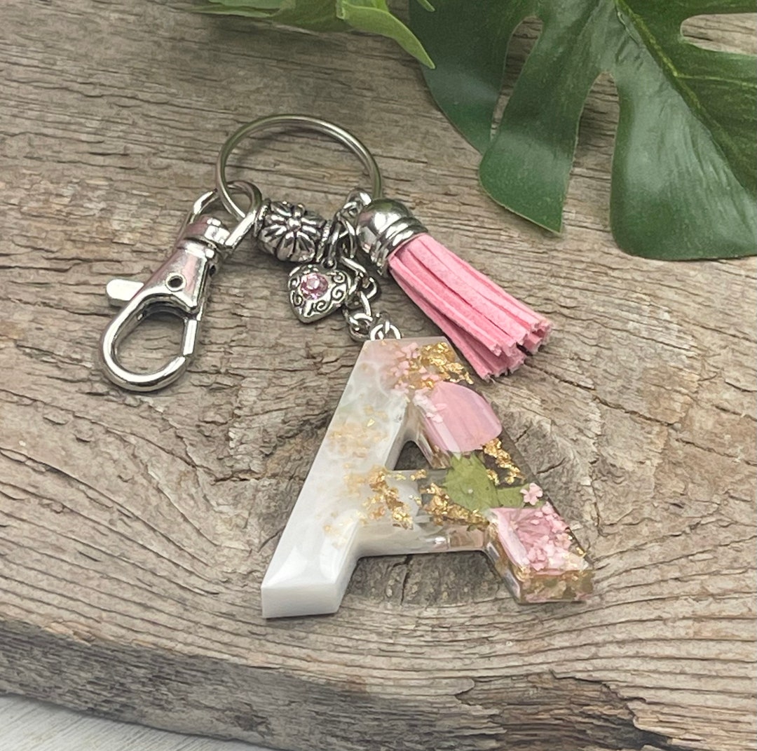 Pink Flower Resin Letter Keychain, Keychains, Custom Flower Resin ...