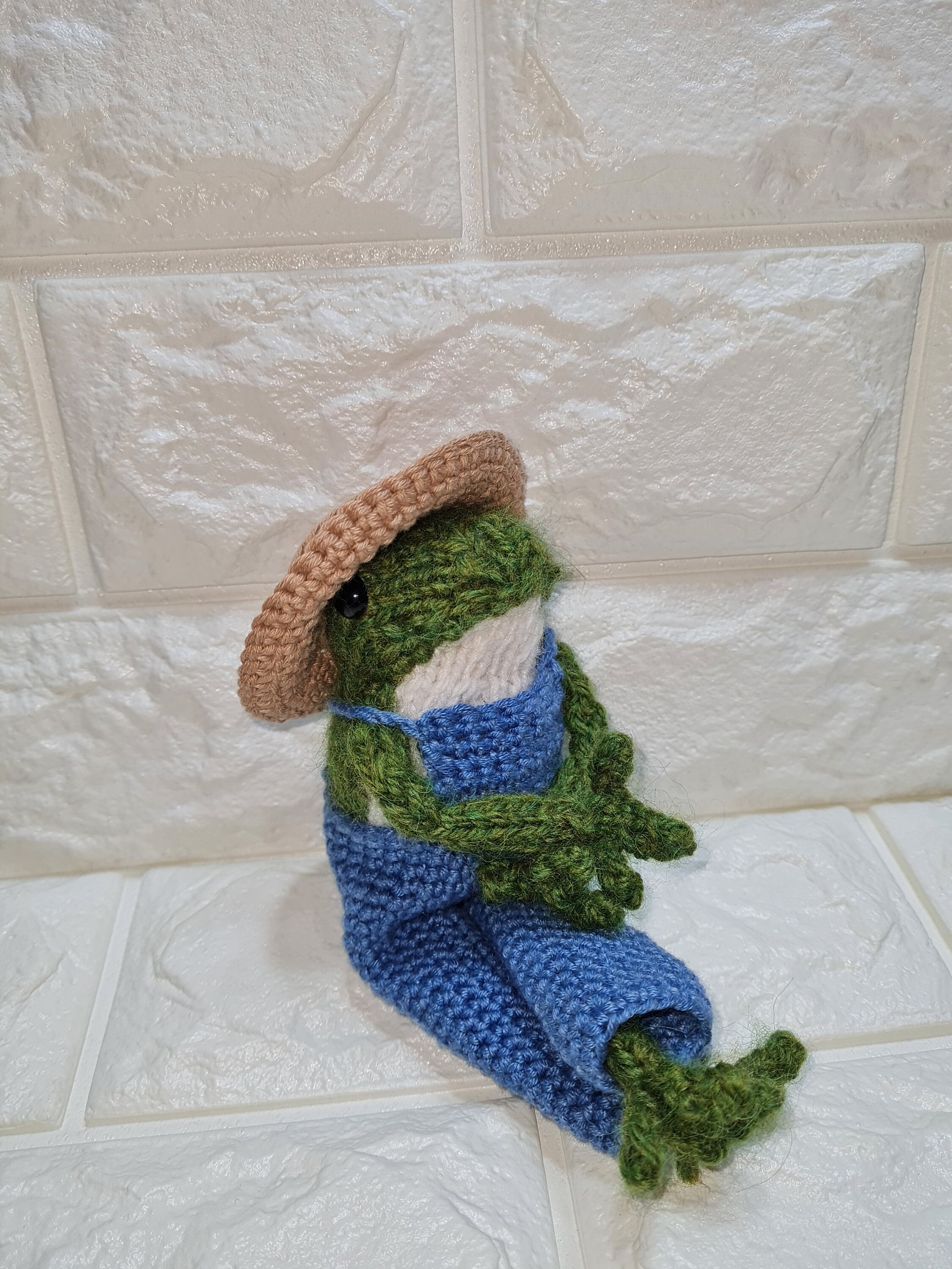 Pattern: Crochet Overall With Hat for Knitted Frog Cloth Countryside ...