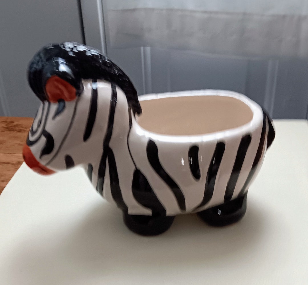 Zebra Garden Planter - Outdoor Decor - Garden Decor - Plants - Zebra ...