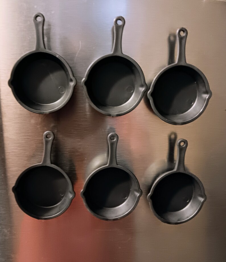 Refrigerator Magnets Cast Iron Pan plastic Magnet Cooking and Baking ...