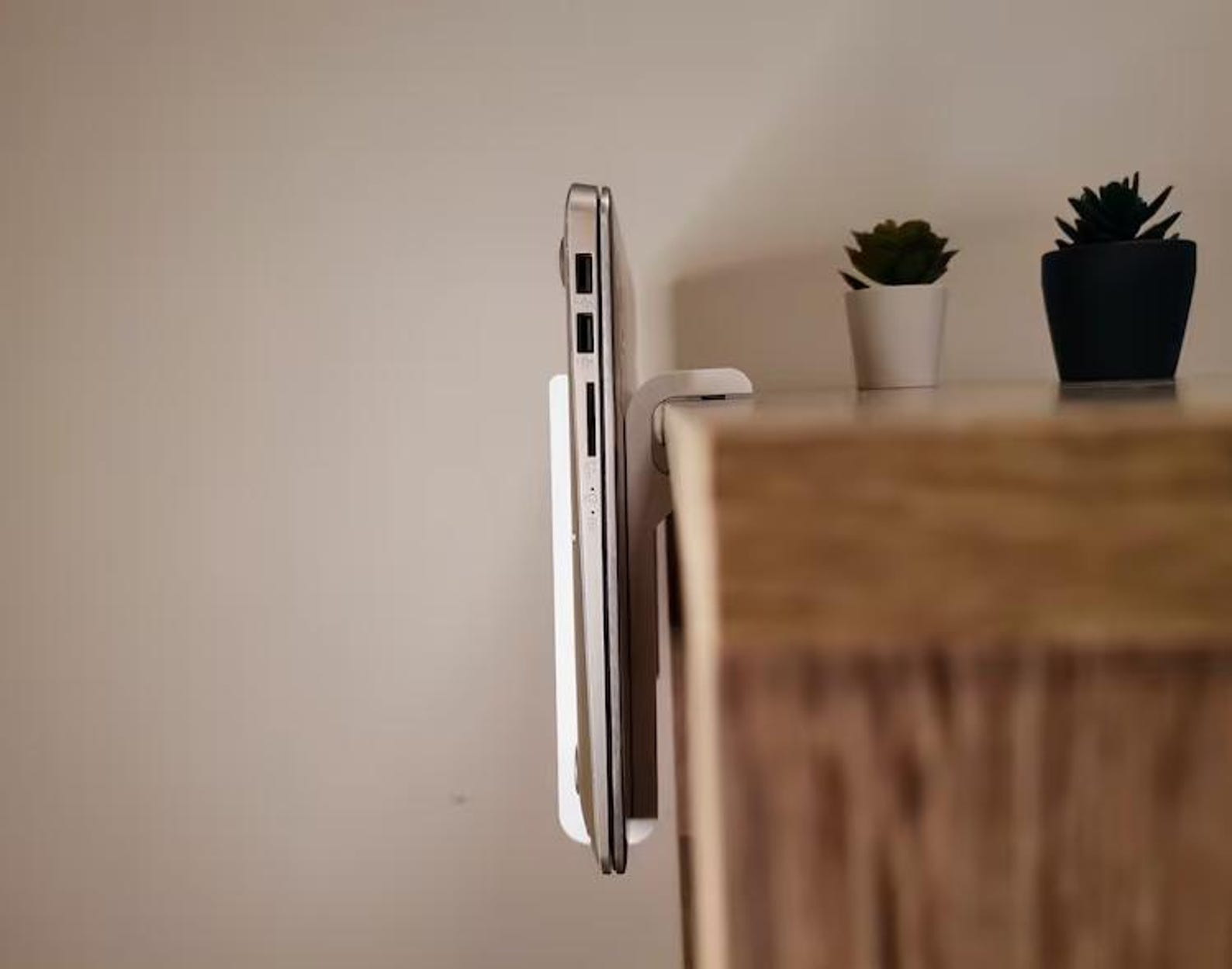 Vertical Side Laptop Desk Mount | Universal Laptop Mount, Vertical ...