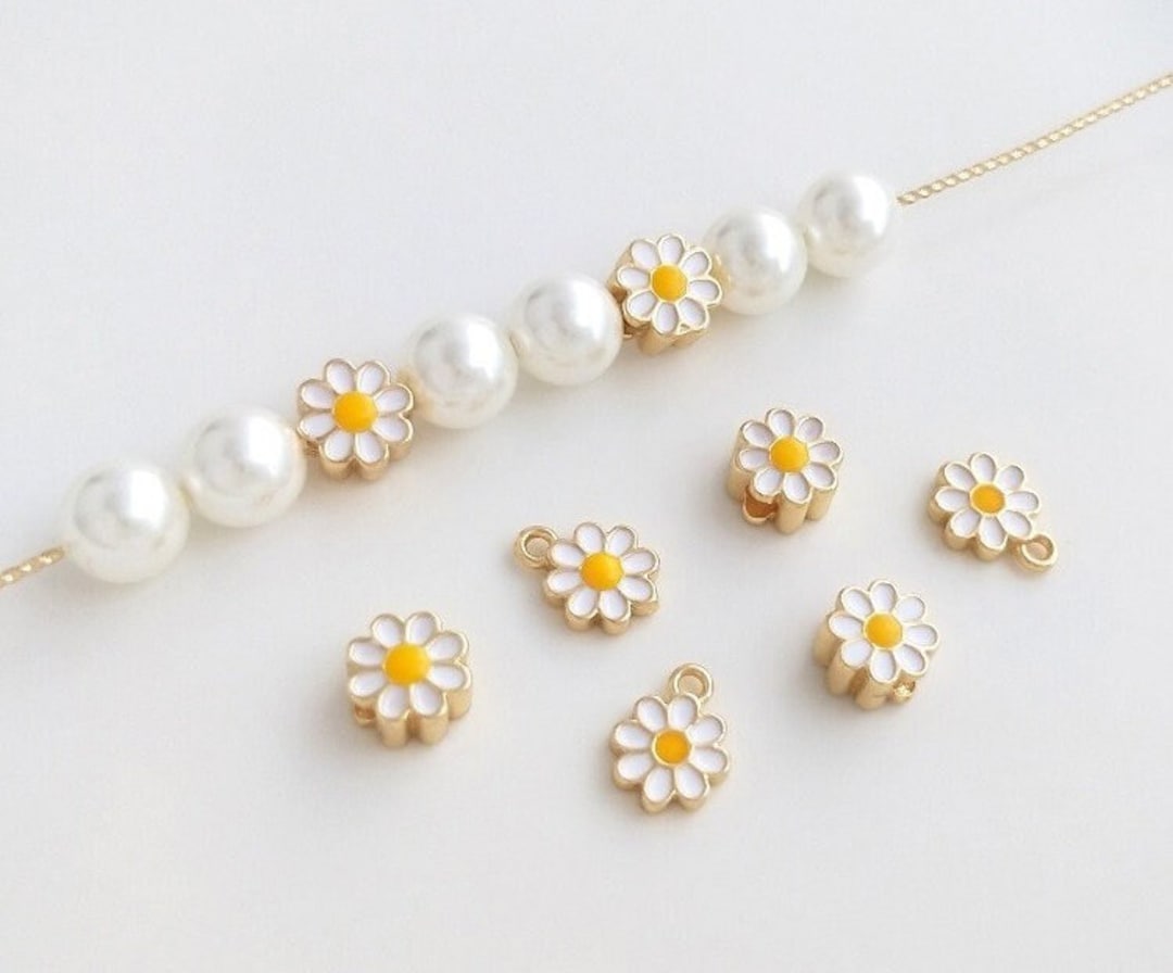 Daisy Charm, Tiny Daisy Charm, Flower Pendant, White Enamel Daisy Beads ...