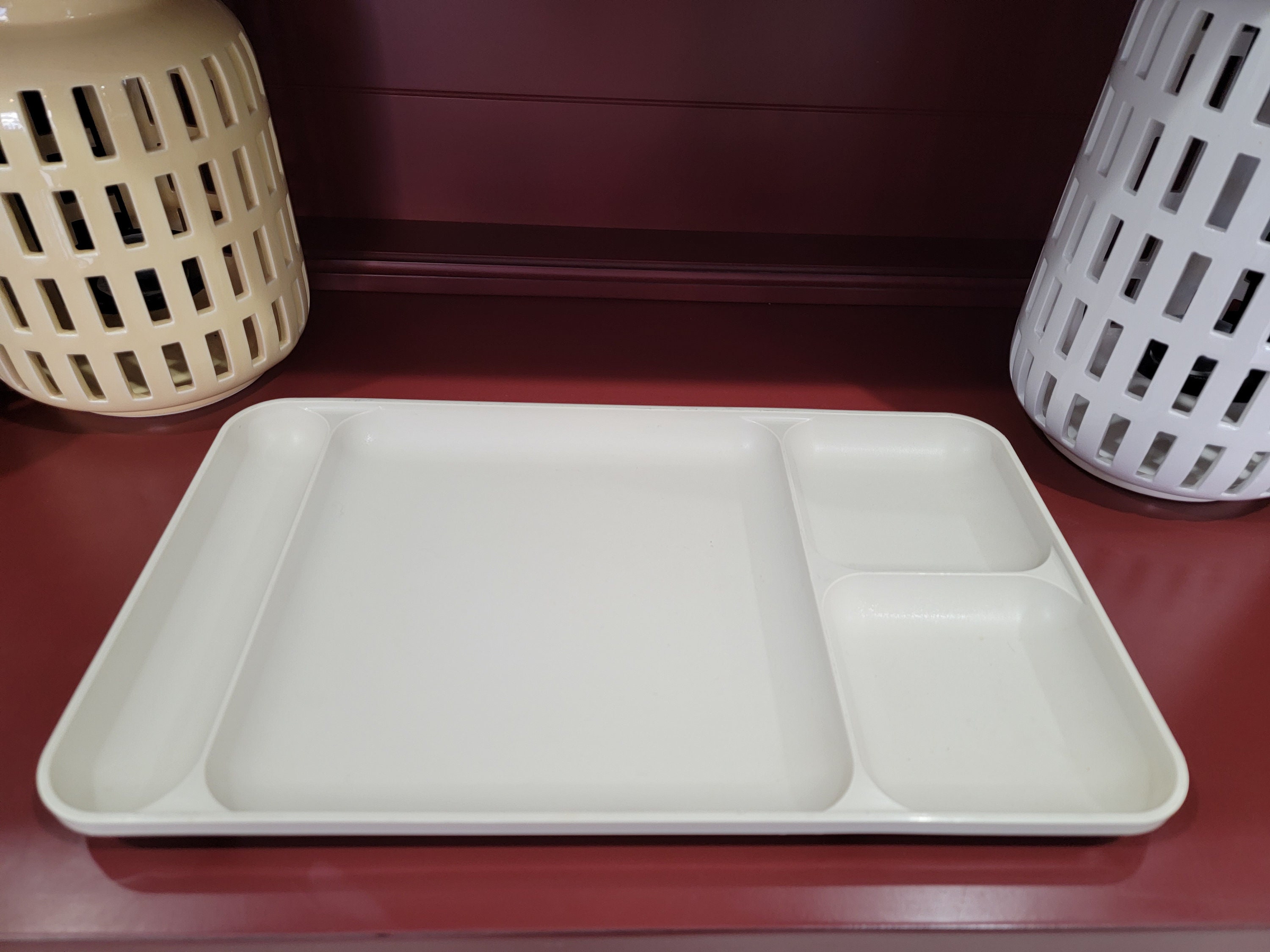 Vintage Tupperware Serving Trays, TV Trays, Cream Tupperware 1535-8 - Etsy