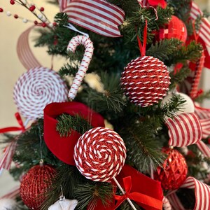 Candy Cane Lane Christmas Decoration Kit, Peppermint Christmas ...