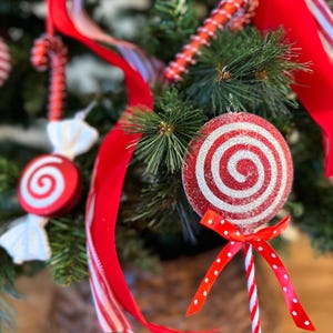 Candy Cane Lane Christmas Decoration Kit, Peppermint Christmas ...