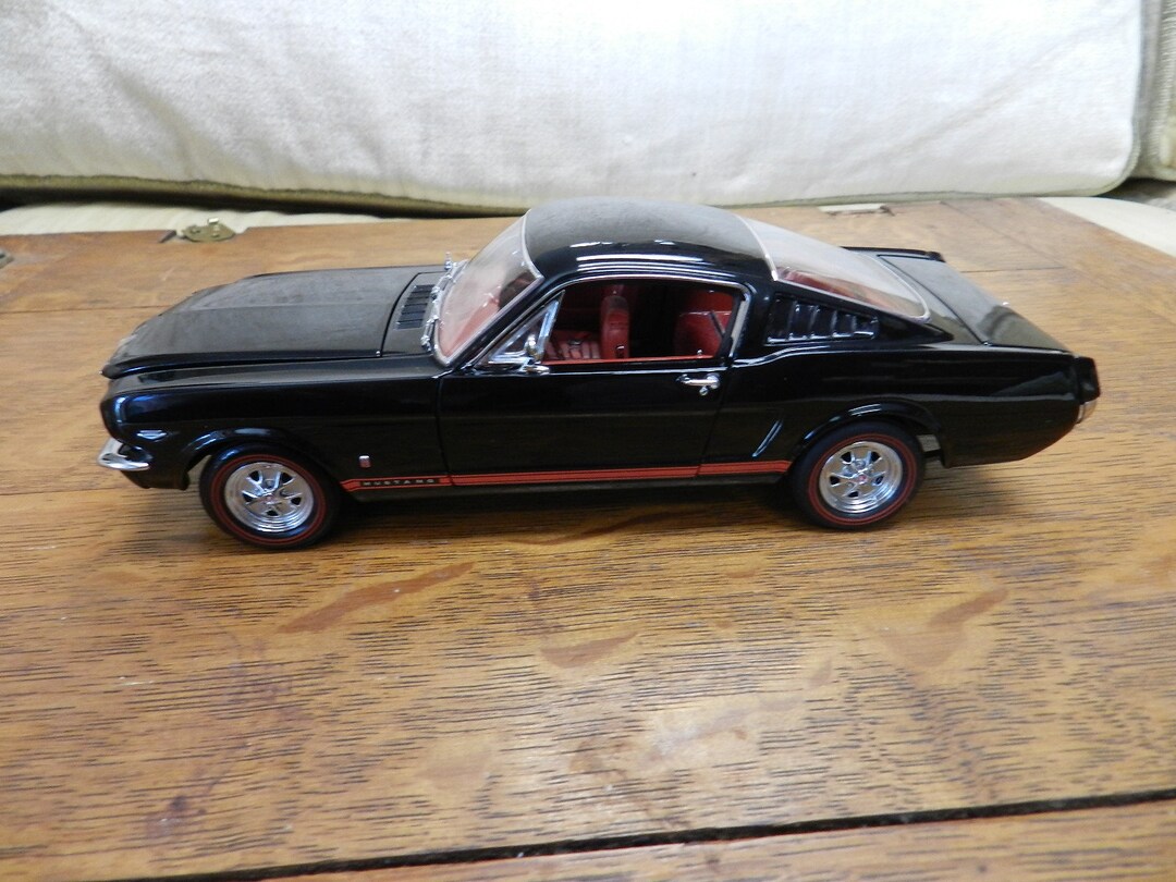 Danbury Mint 1965 Ford MUSTANG GT 22 Diecast Replica With Title and ...