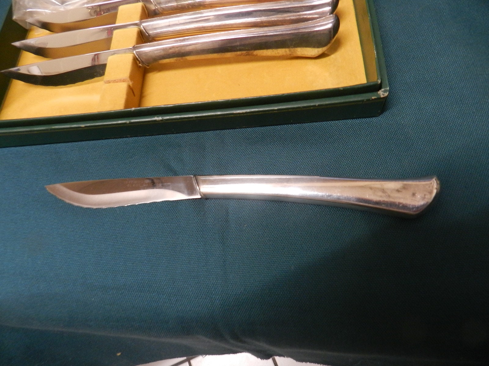 1847 Rogers Bros. - Blade by Case - Miracle-edge Serrated SET OF 8 ...