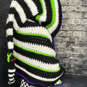 Strange and Spooky Pocket Shawl - Etsy