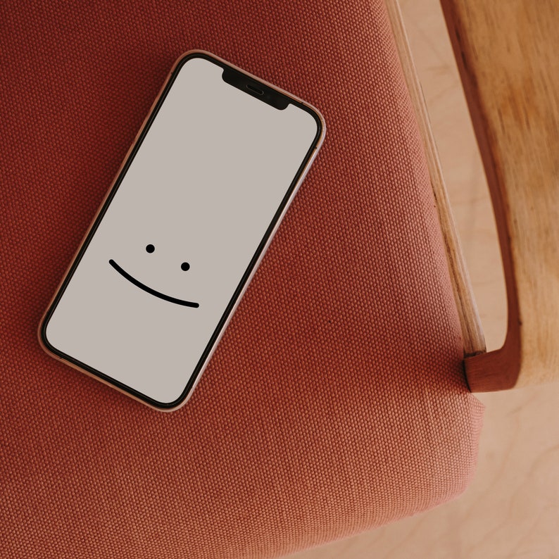 Cute Smiley iPhone Wallpaper, Neutral Smiling Face Phone Wallpaper ...