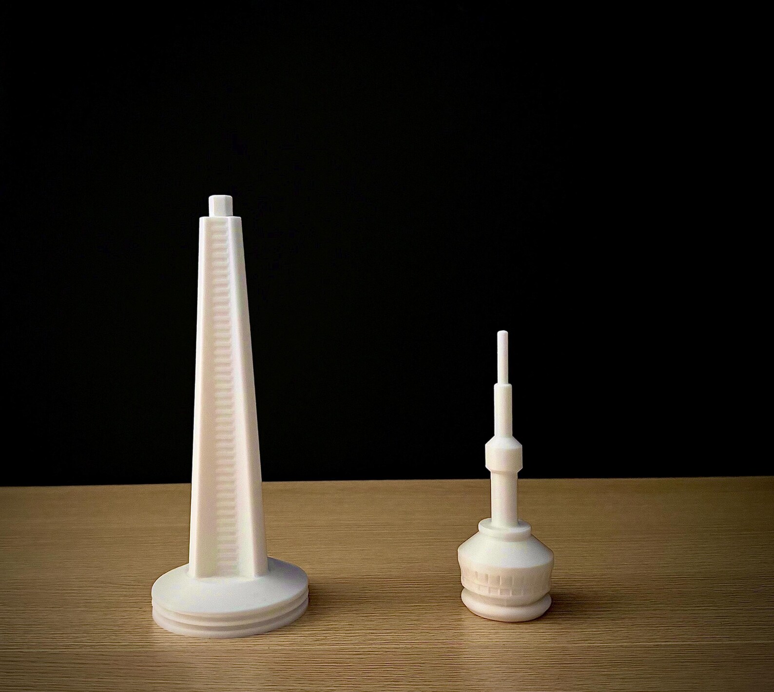 3D Printed CN Tower Model | Oak & White PLA, Toronto Landmark - Etsy