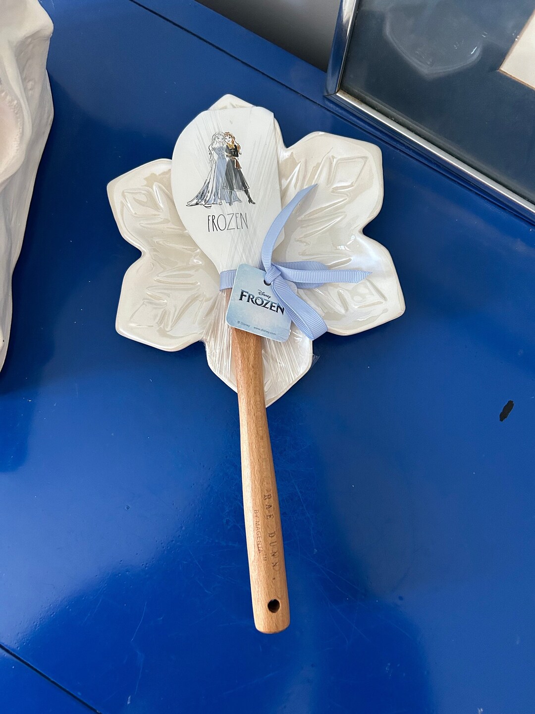 Rae Dunn Disney Frozen Elsa and Anna Spatula and Snowflake Spoon Rest ...