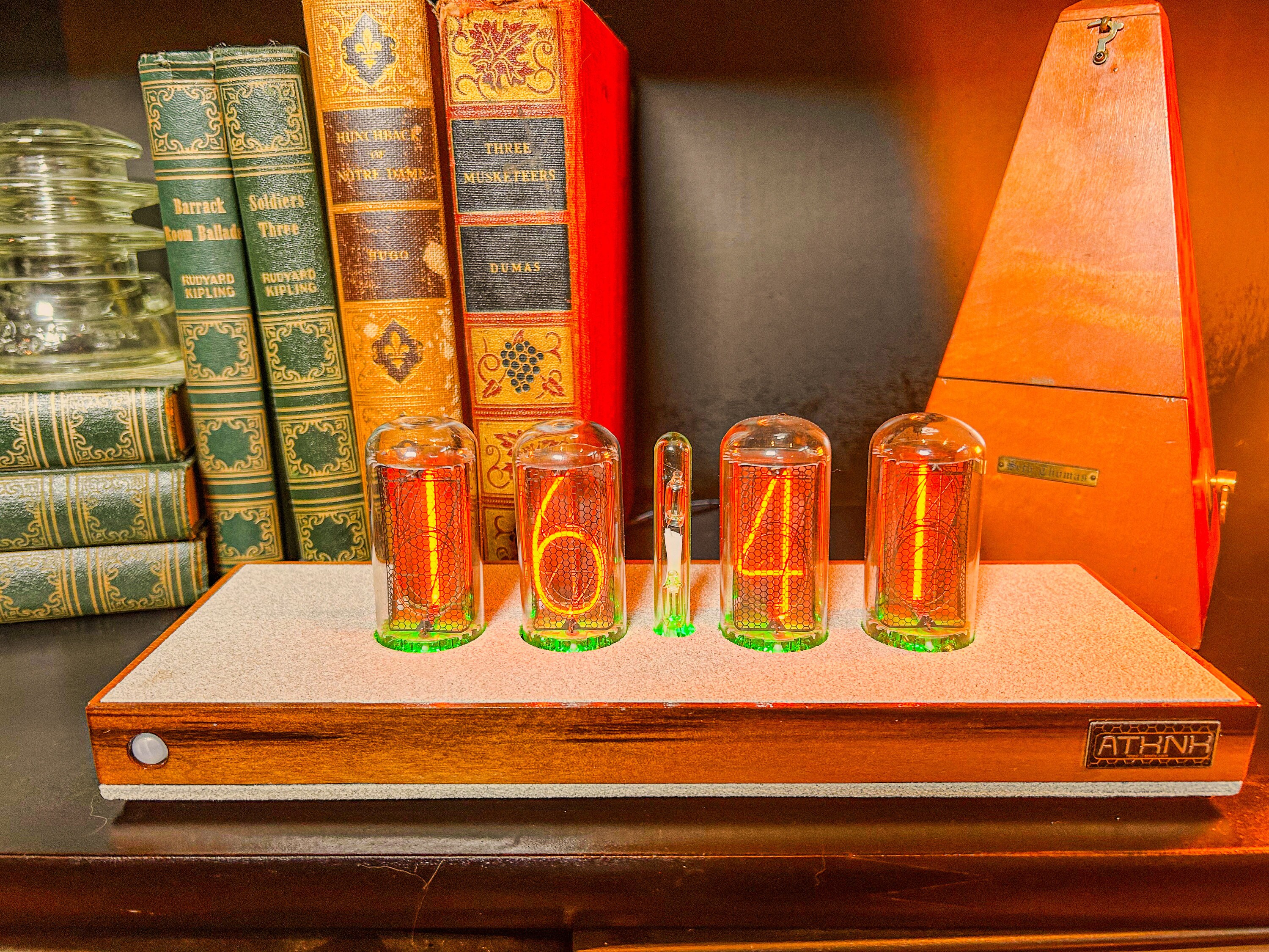 Series A-large: Nixie Clock-nixie Tube Clock-vintage Retro Table Clock ...