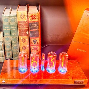 Series A-large: Nixie Clock-nixie Tube Clock-vintage Retro Table Clock ...