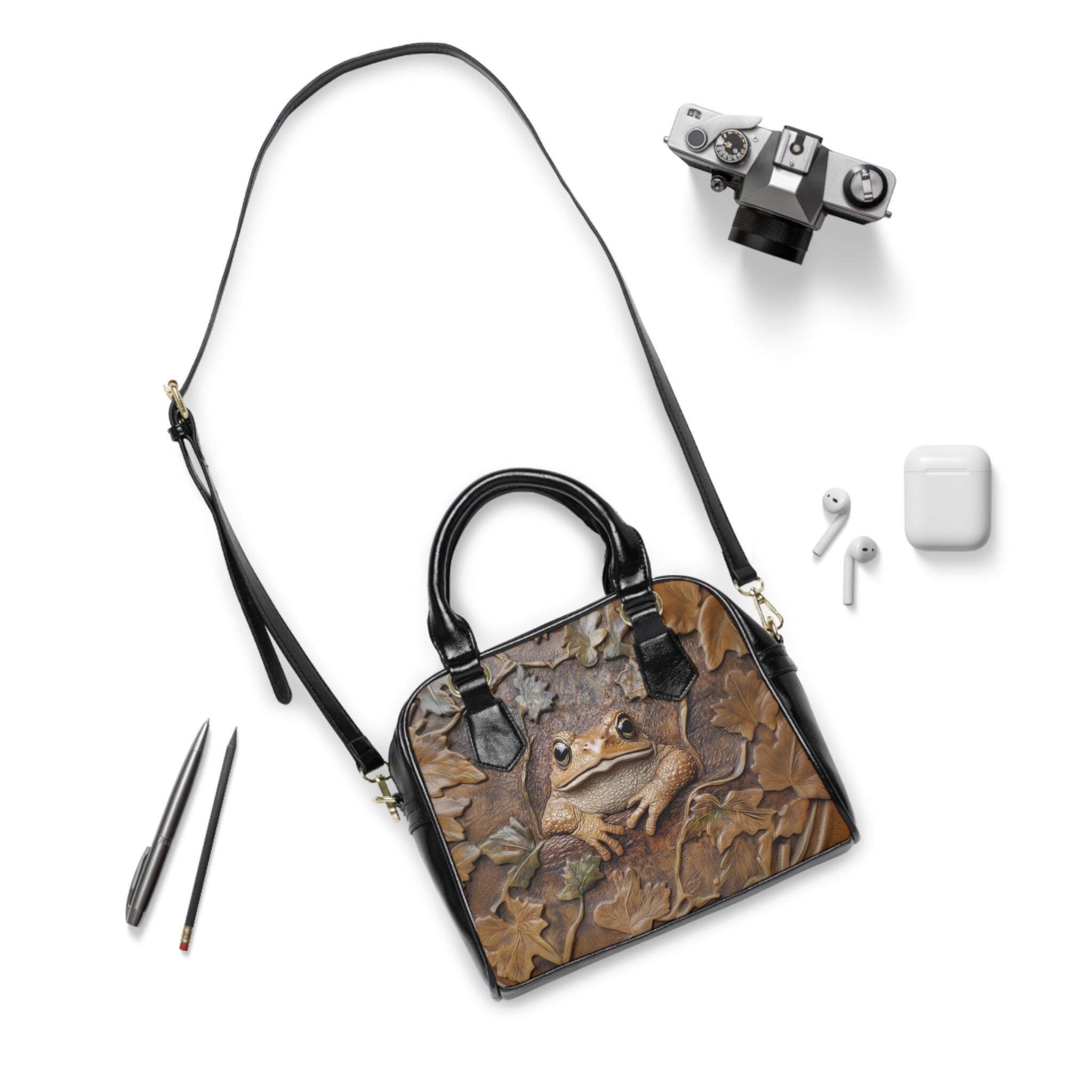 Frog Purse! Faux Leather Frog Handbag: Nature Lover Bullfrog Purse ...