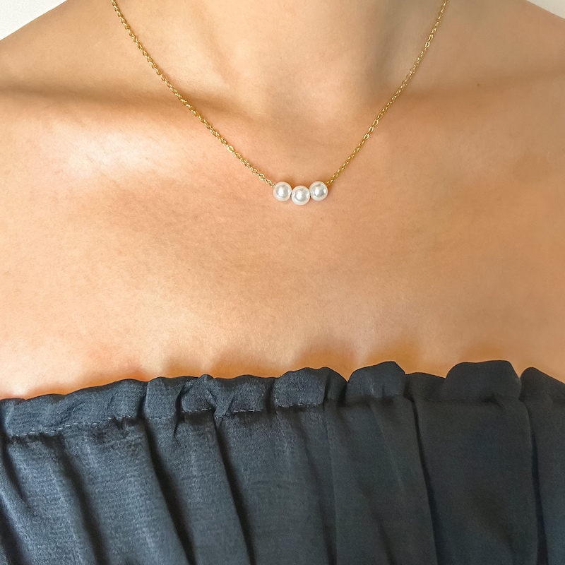 Three Pearl Necklace - Etsy