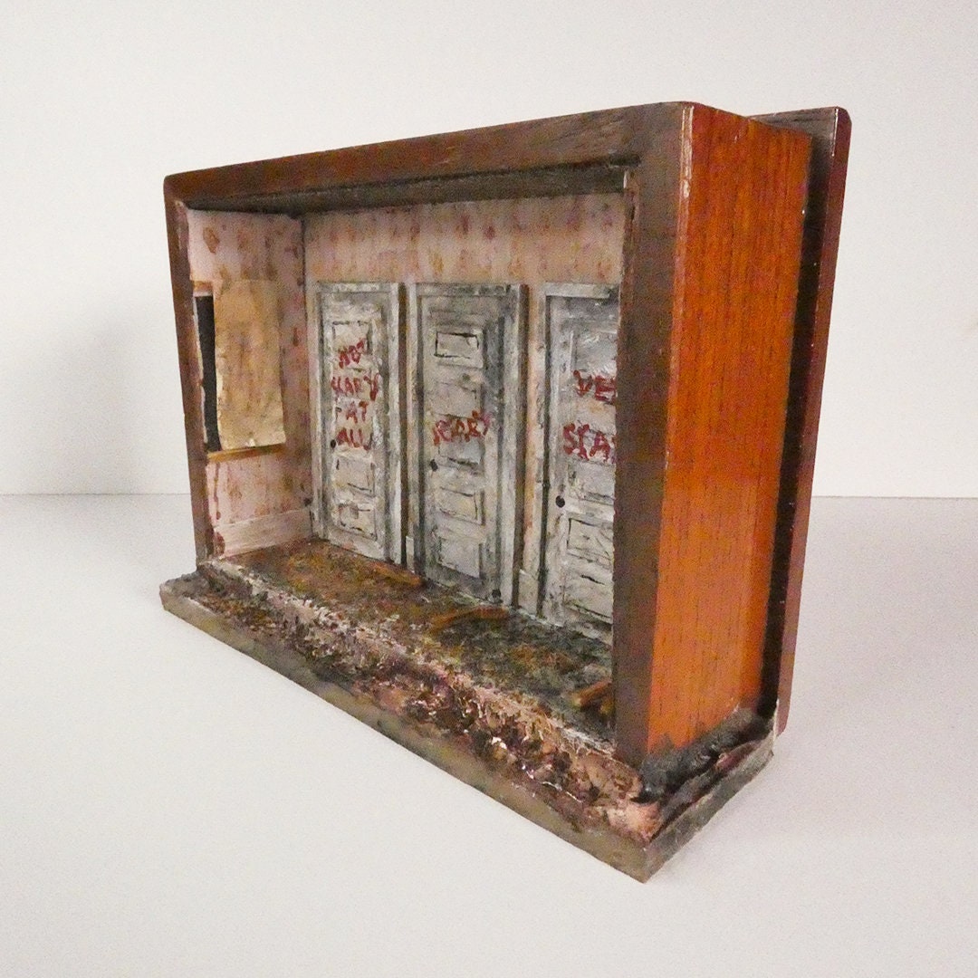 Pennywise Doors Diorama Miniature - It Movie - Halloween - Etsy
