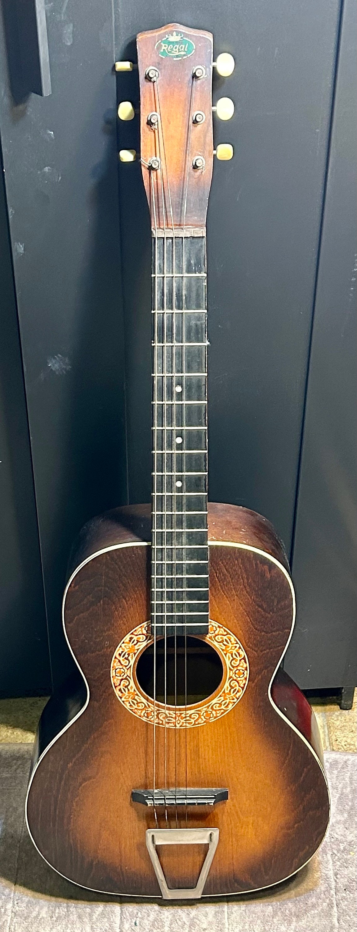 Classic Vintage 1930s Regal Parlor Guitar - Etsy