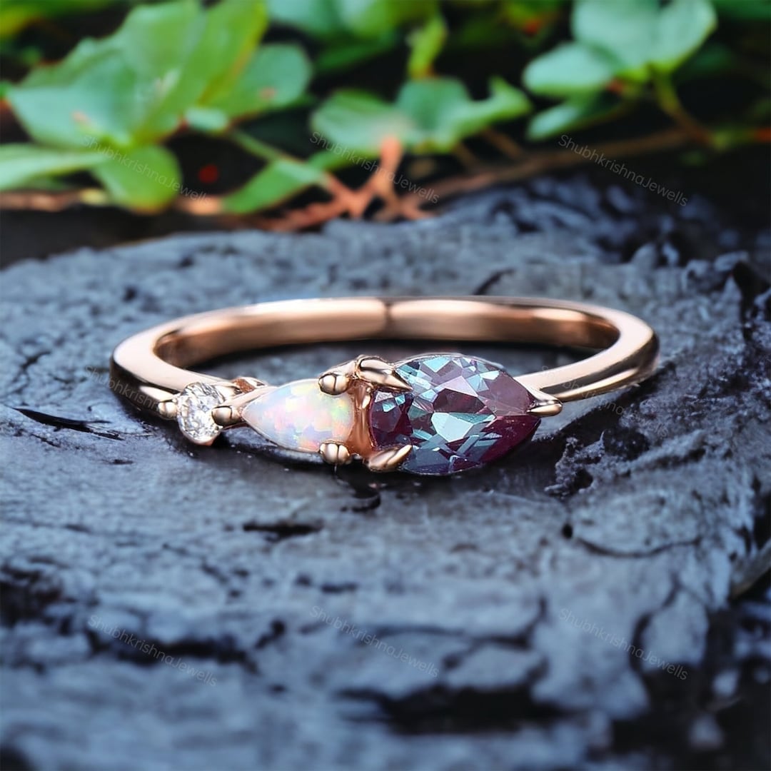 Vintage Alexandrite Opal Statement Ring Art Deco Pear Cut Gemstone Jewelry for Women Unique Opal ...