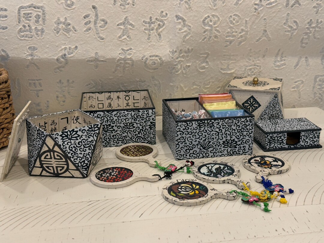 Traditional Korean Hanji Handmade Craft | Hand Mirror | Jewelry Box ...