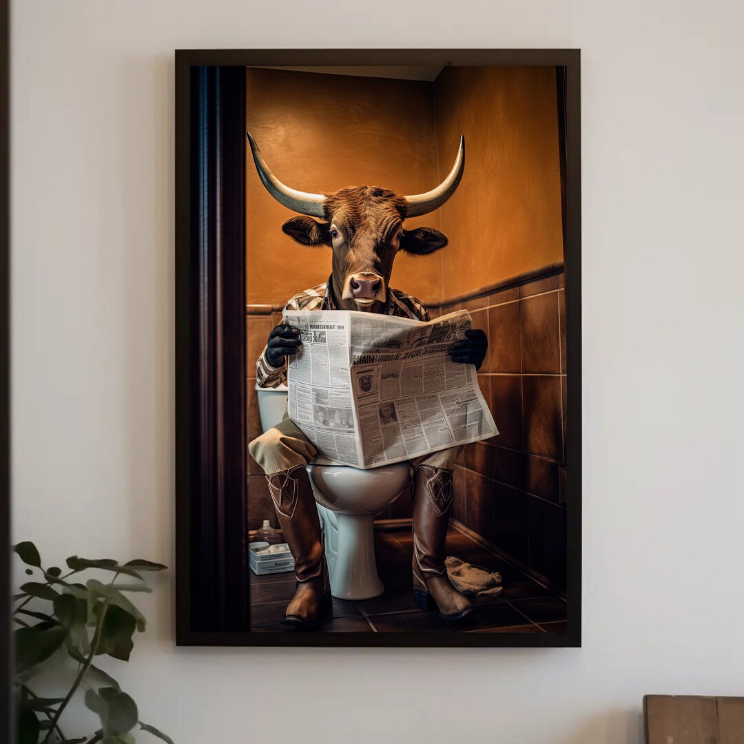 Texas Longhorn Cow Reading Newspaper on the Toilet Animal Lovers Gift ...
