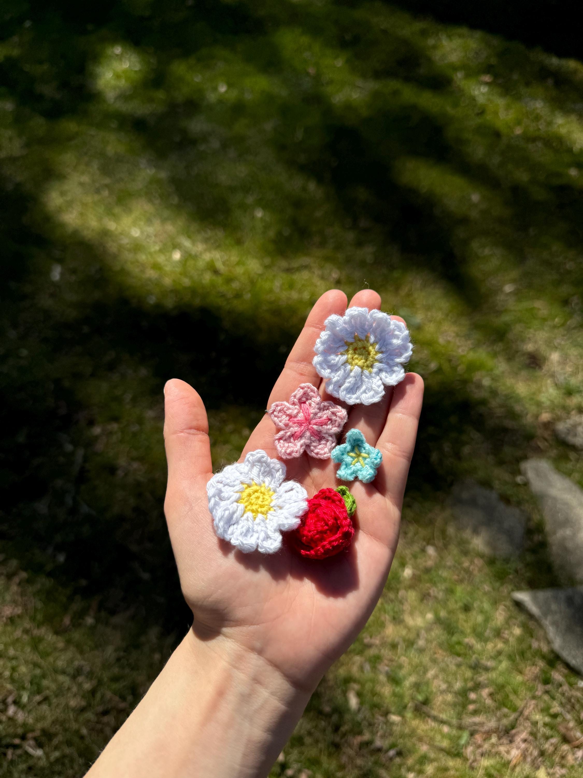 Crochet Magents, Flower Magnets, Refrigerator Magnets, Floral Magnets ...