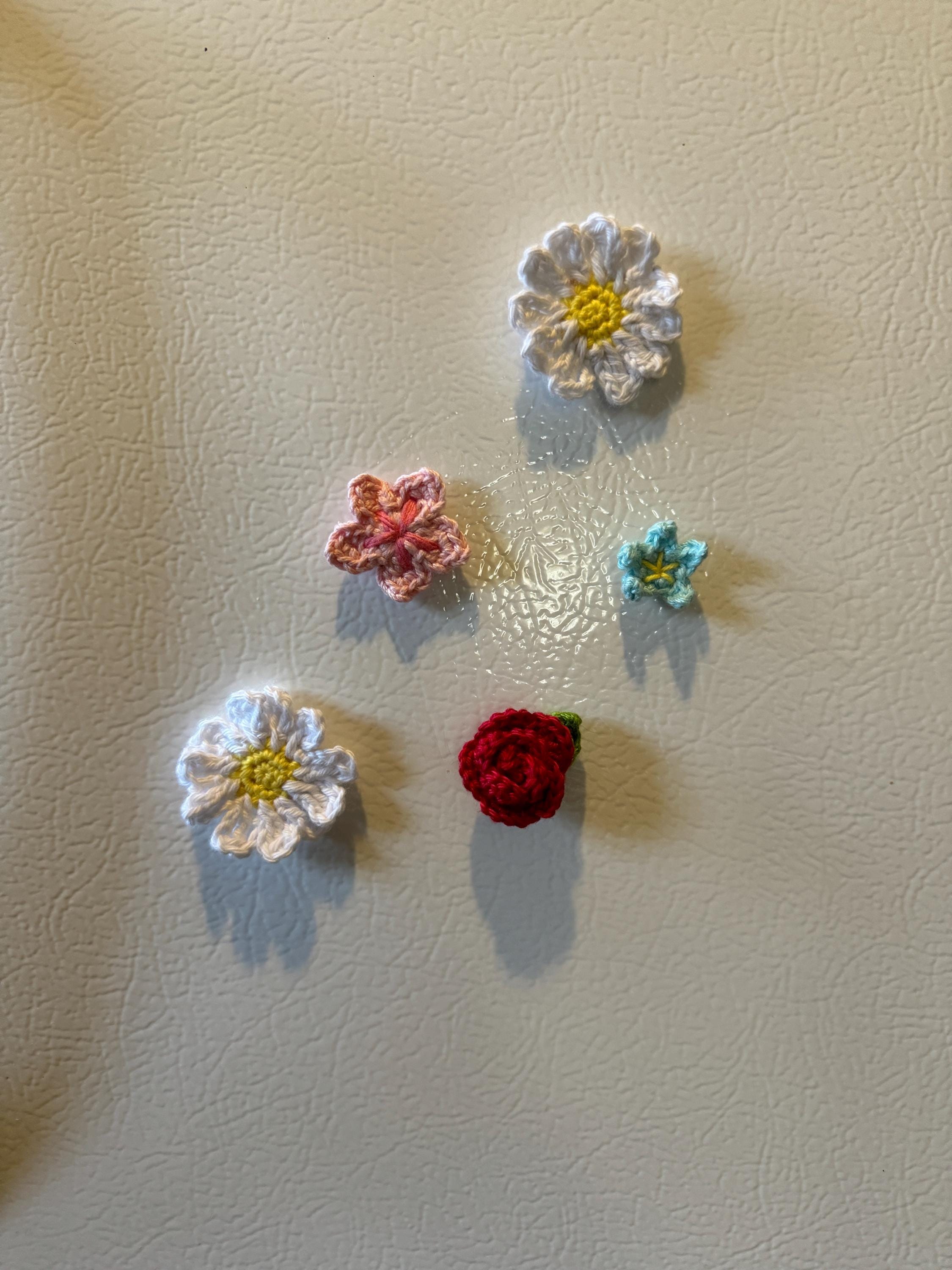 Crochet Magents, Flower Magnets, Refrigerator Magnets, Floral Magnets ...