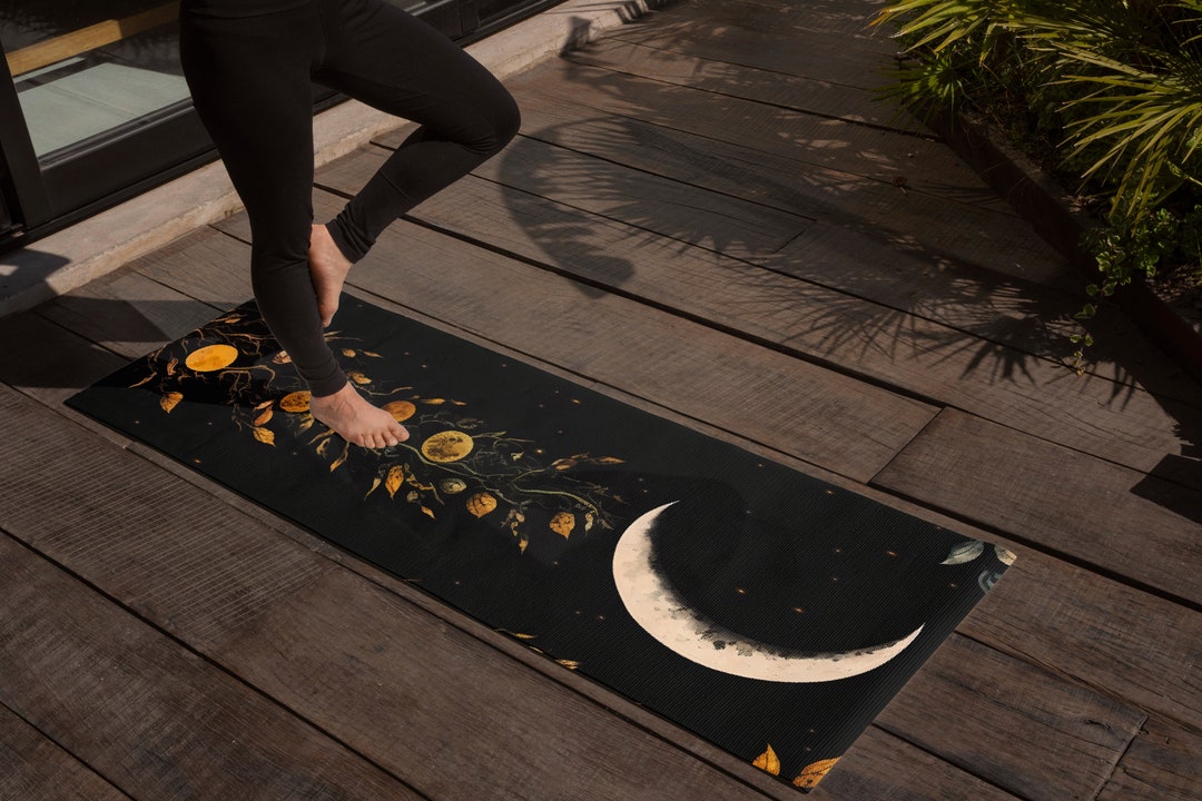 Moon Yoga Rubber Mat for Confident Exercise Practice Yogi Workout ...